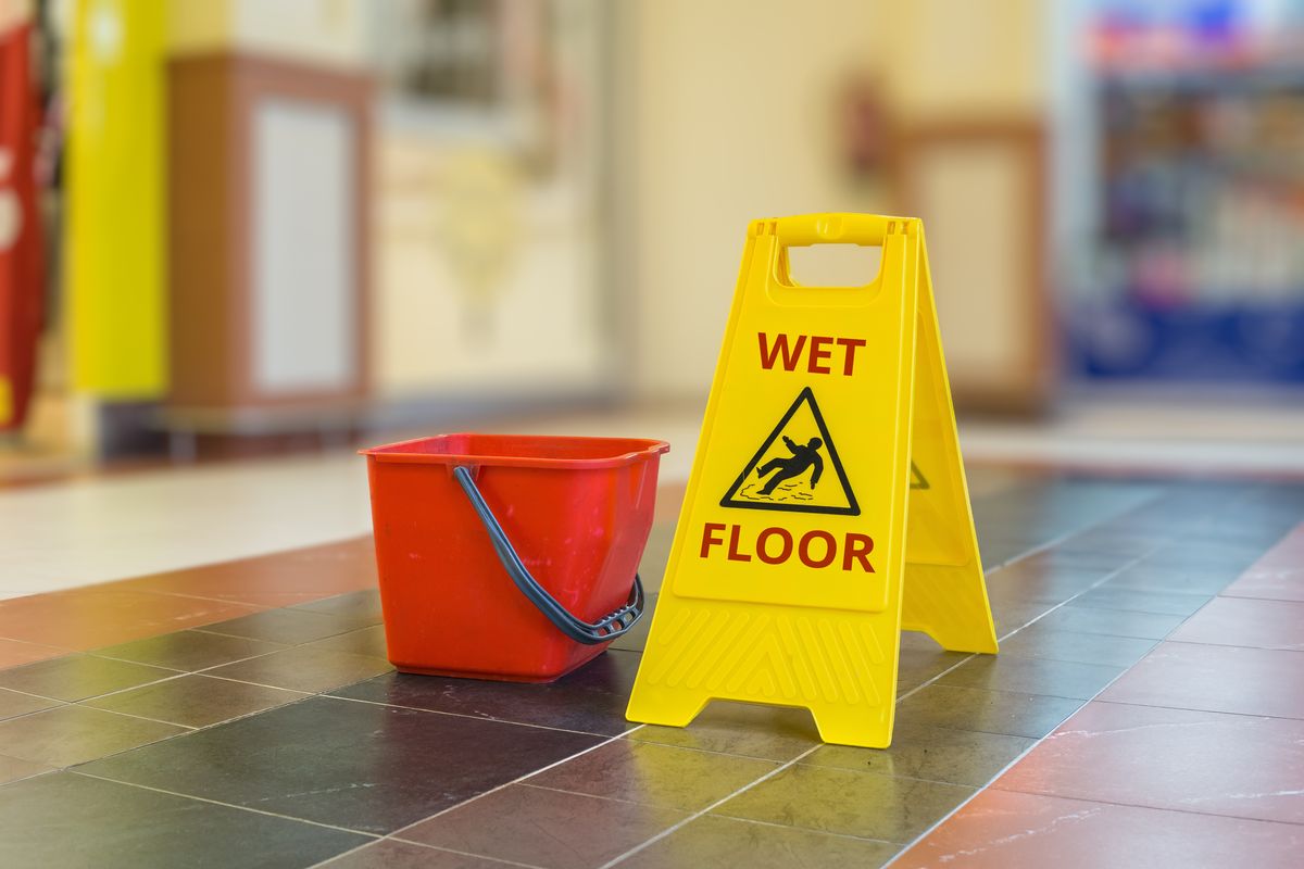 Suing a Business in a Slip and Fall | Machtinger Law APC